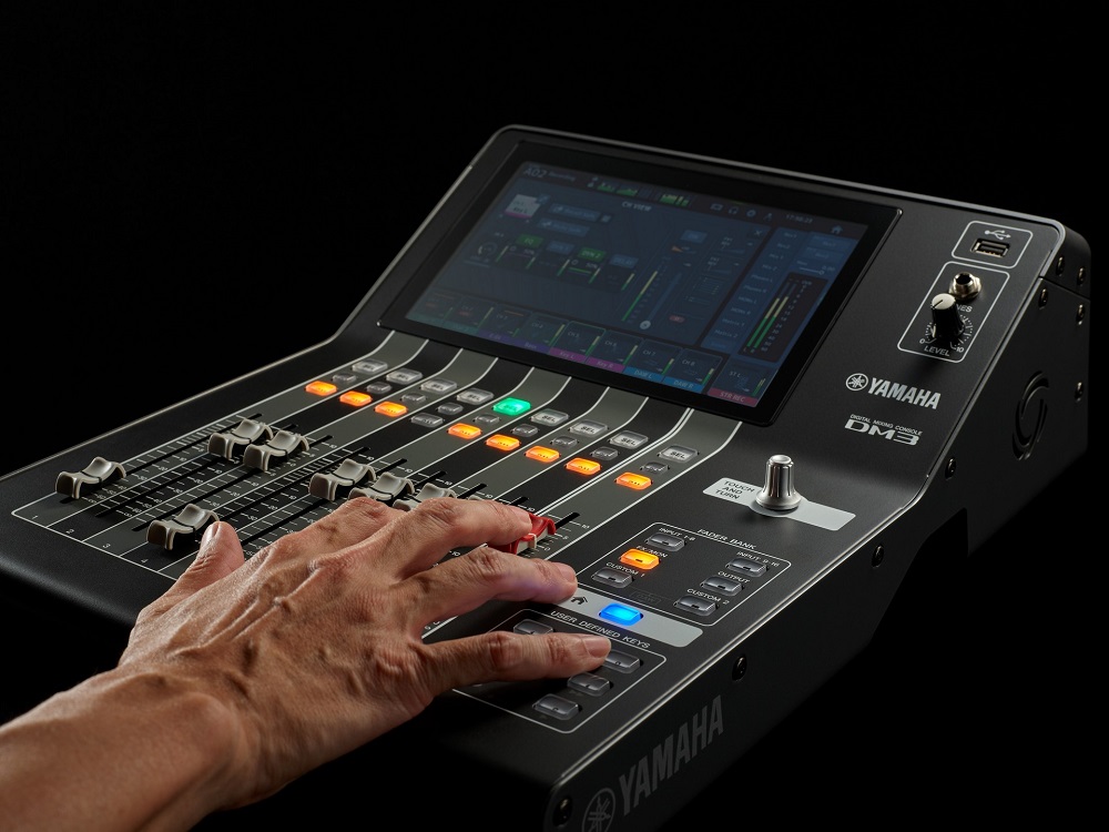 Experience now the power and quality of the Yamaha DM3 Mixer